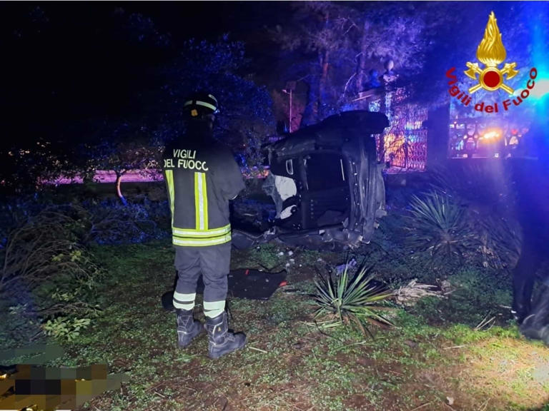 Auto fuori strada nel Brindisino, muore un 20enne