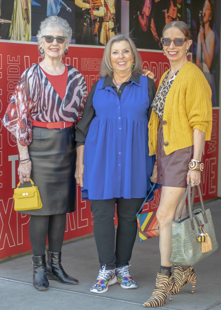 How to Wear Old Clothes in A New Style