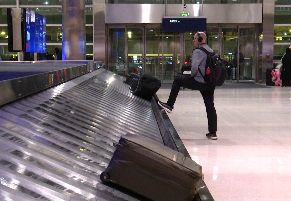 Flight cancellations at some airports ramping up amid government shutdown