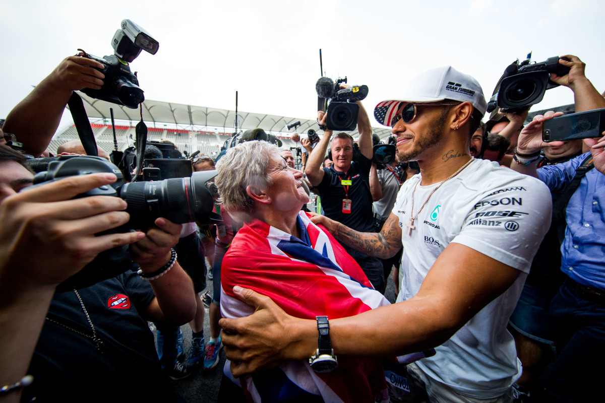 Who is Lewis Hamilton? F1 star’s age, height, family, ethnicity, and ...