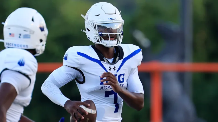 Top 2028 QB Jayden Wade commits to Georgia after beating Texas