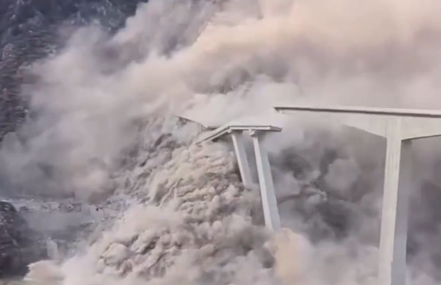 Hongqi bridge collapses: Newly constructed bridge in China falls apart ...