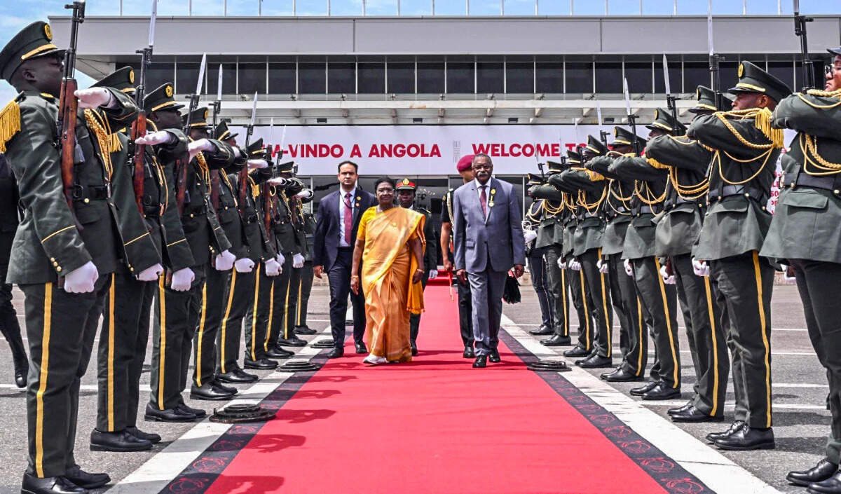 President Droupadi Murmu Begins Historic Visit to Botswana