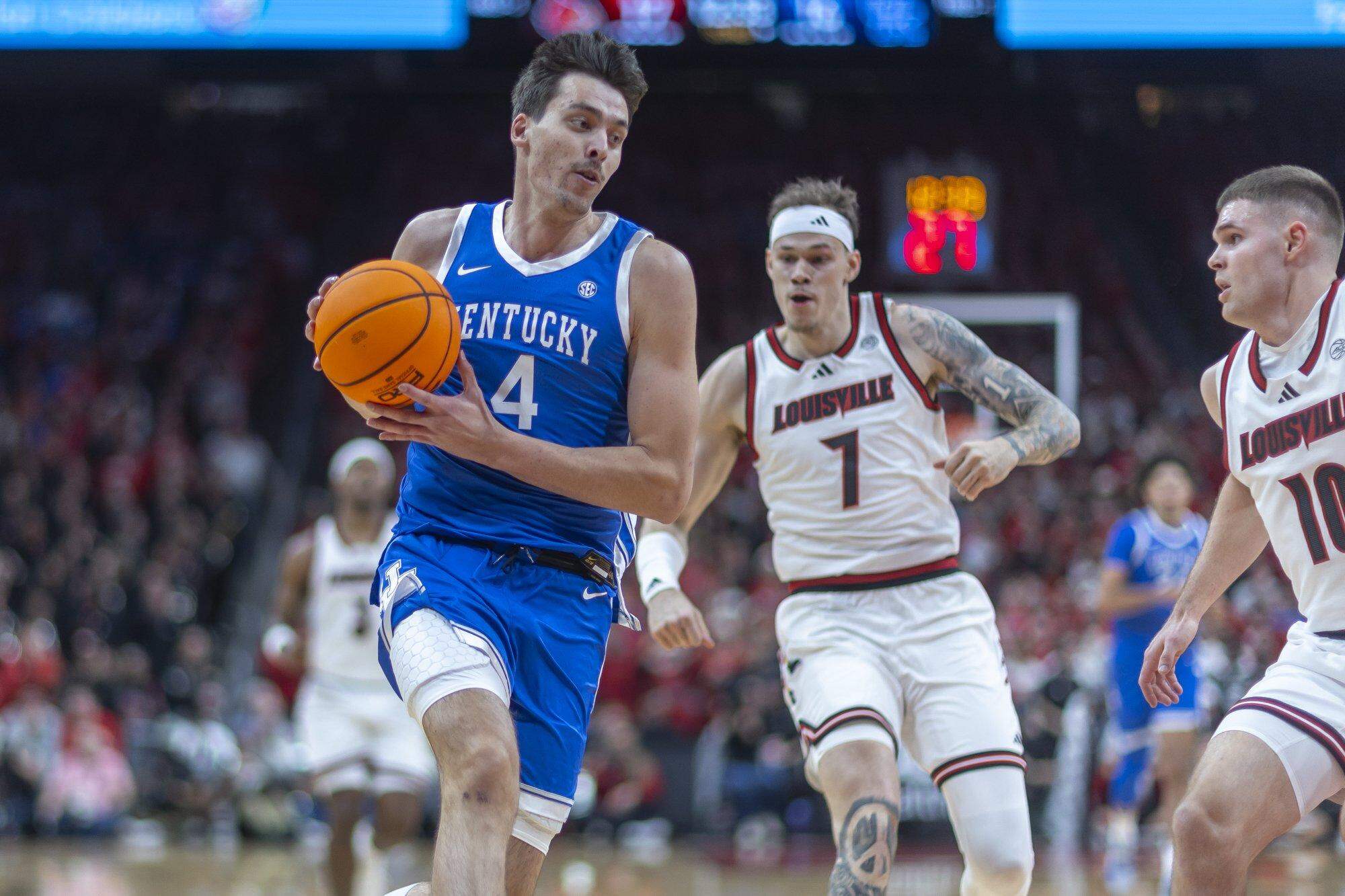 See stats from Kentucky basketball's road loss to rival Louisville
