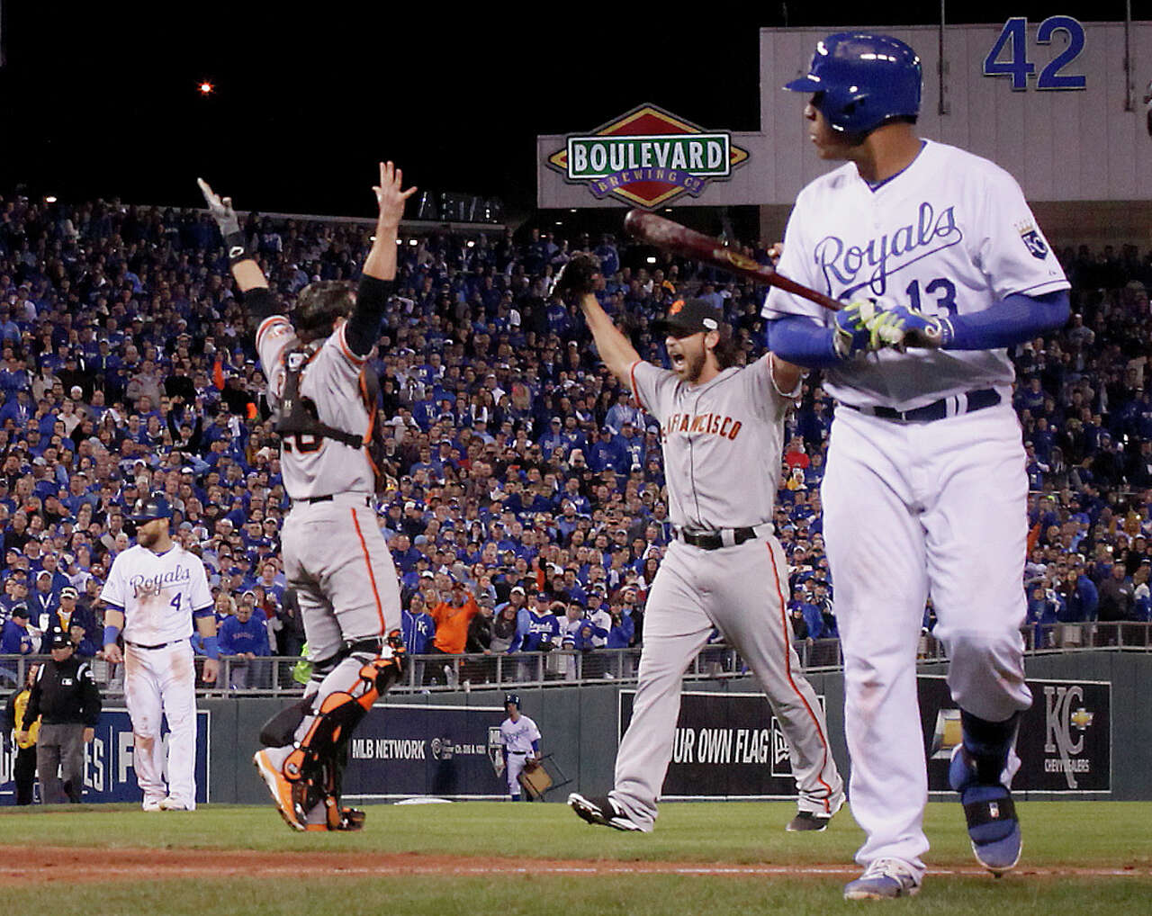 Best Game 7? Giants' Posey gives Bumgarner the nod over Dodgers' Yamamoto