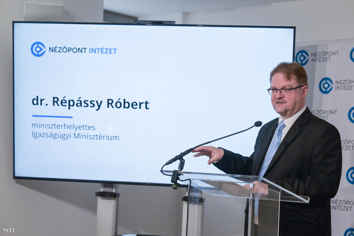 Nekimegy a kormány az uniós intézményeknek, Bóka János átfogó ...