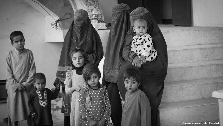 Taliban forces women to wear burkas to access hospitals