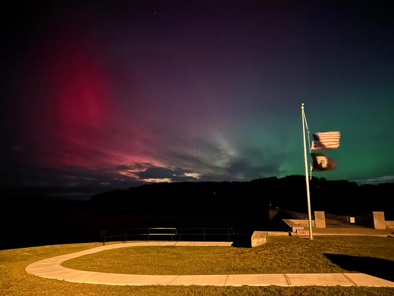 Northern lights dazzle in Central Mass. Share your photos
