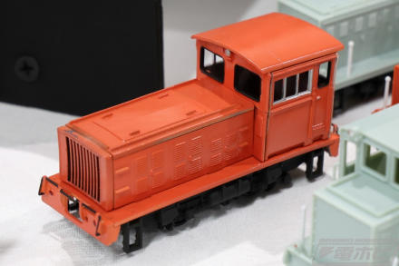 グリーンマックス「西武8000系」、マイクロエース「DD14-317 ロータリー式除雪機関車」、ピーエムオフィスエー「小型機関車 （L型オレンジ／凸型グリーン)」など、最新作アイテムを初展示 ...