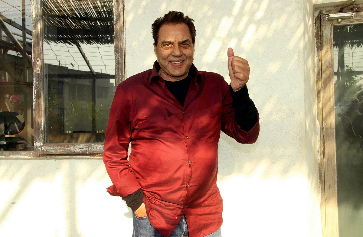 Dharmendra discharged from hospital as family decides to take him home: Doctor