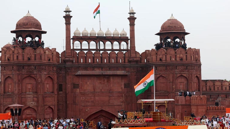 10 Amazing Facts About Delhi’s Red Fort You Probably Didn’t Know