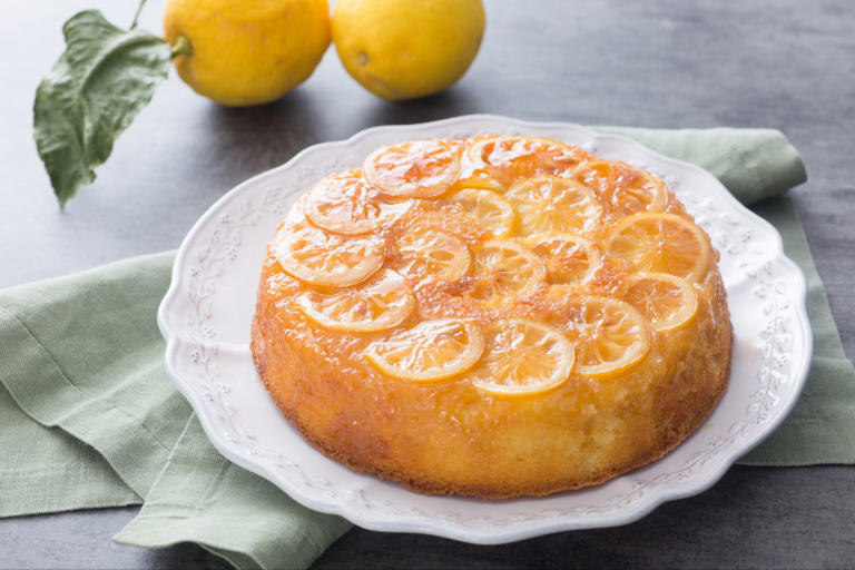 Upside-down lemon cake