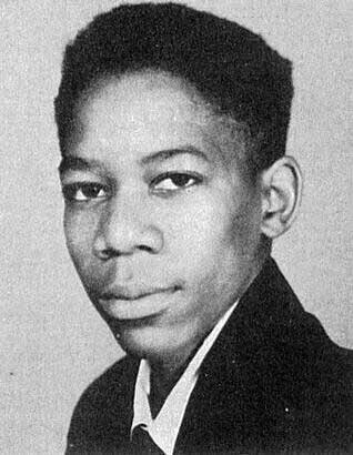 20 Celebrity Yearbook Photos You Might Not Recognize