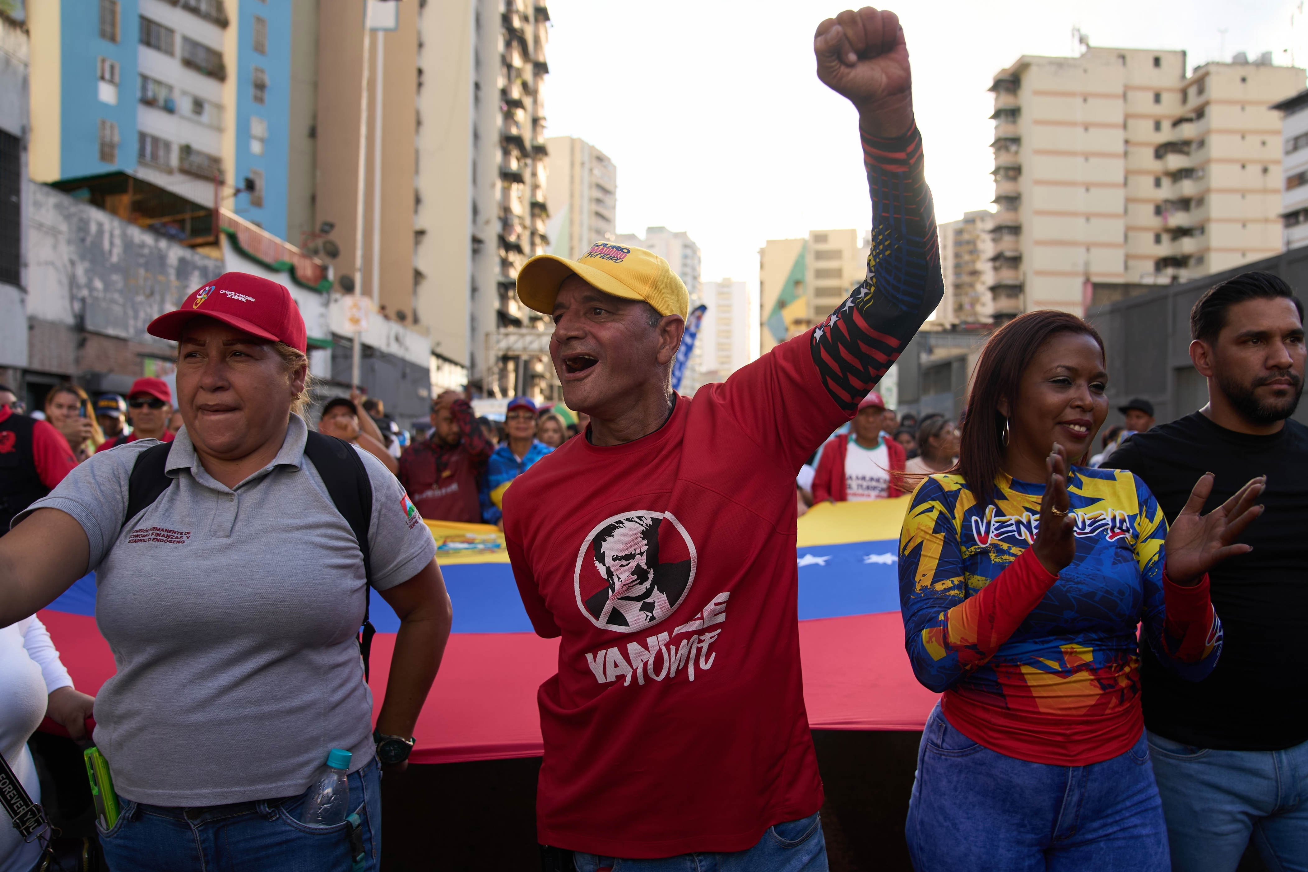 Venezuela reacts as US aircraft carrier nears coast