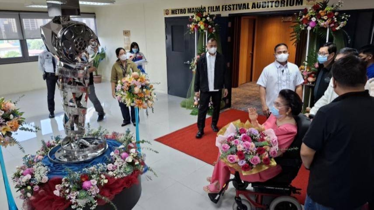 Former first lady Imelda Marcos honored at MMDA marker dedication