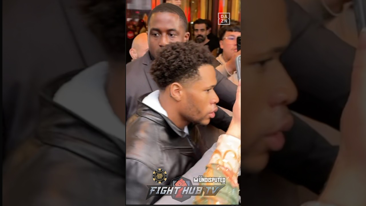 Devin Haney MOBBED BY FANS right before ring walk.
