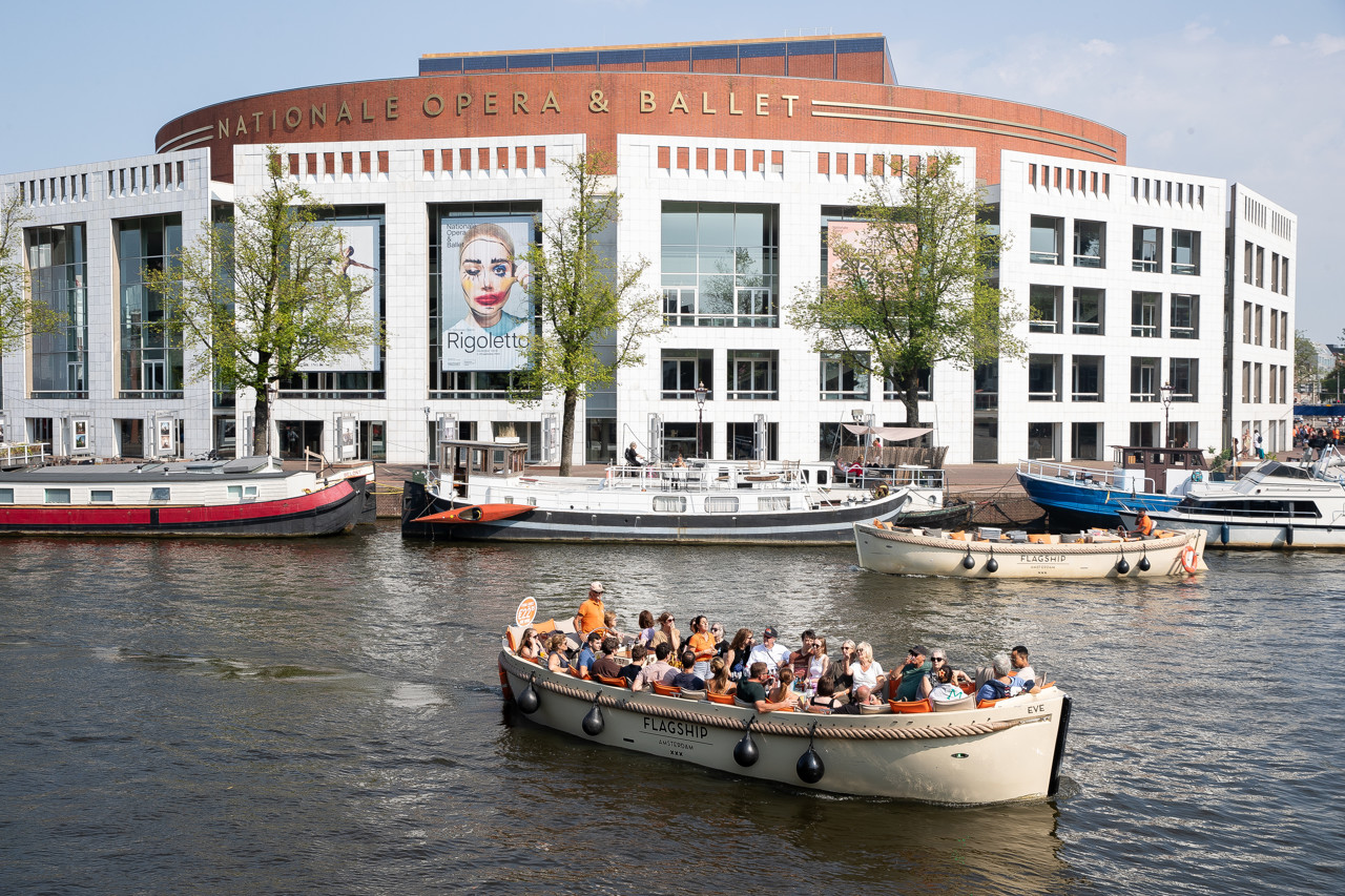 Justitie en Amsterdam 'onaangenaam verrast': Nederlands cloudbedrijf in Amerikaanse handen