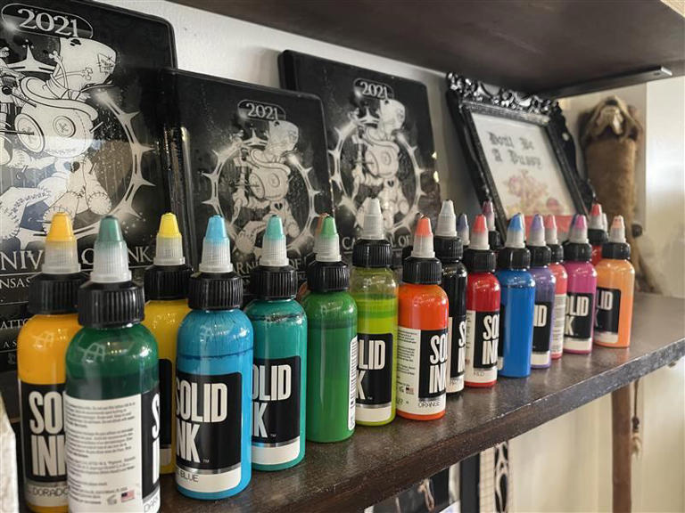 Missouri tattoo artist pushes for stricter apprentice training rules