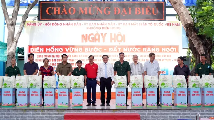 Hơn 2,8 tỉ đồng được SATRA ủng hộ đồng bào bị ảnh hưởng bởi bão, lũ