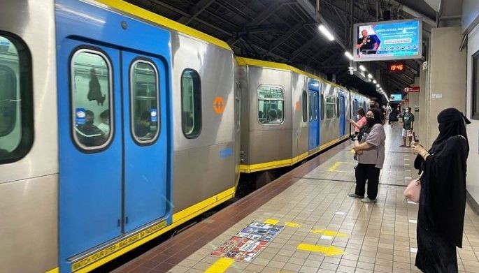 Manny V. Pangilinan losing money on LRT-1, may pull Metro Pacific out