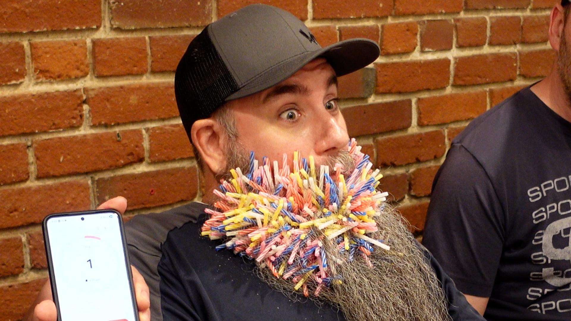 Le plus grand nombre de bougies d'anniversaire dans la barbe - 613 par ...