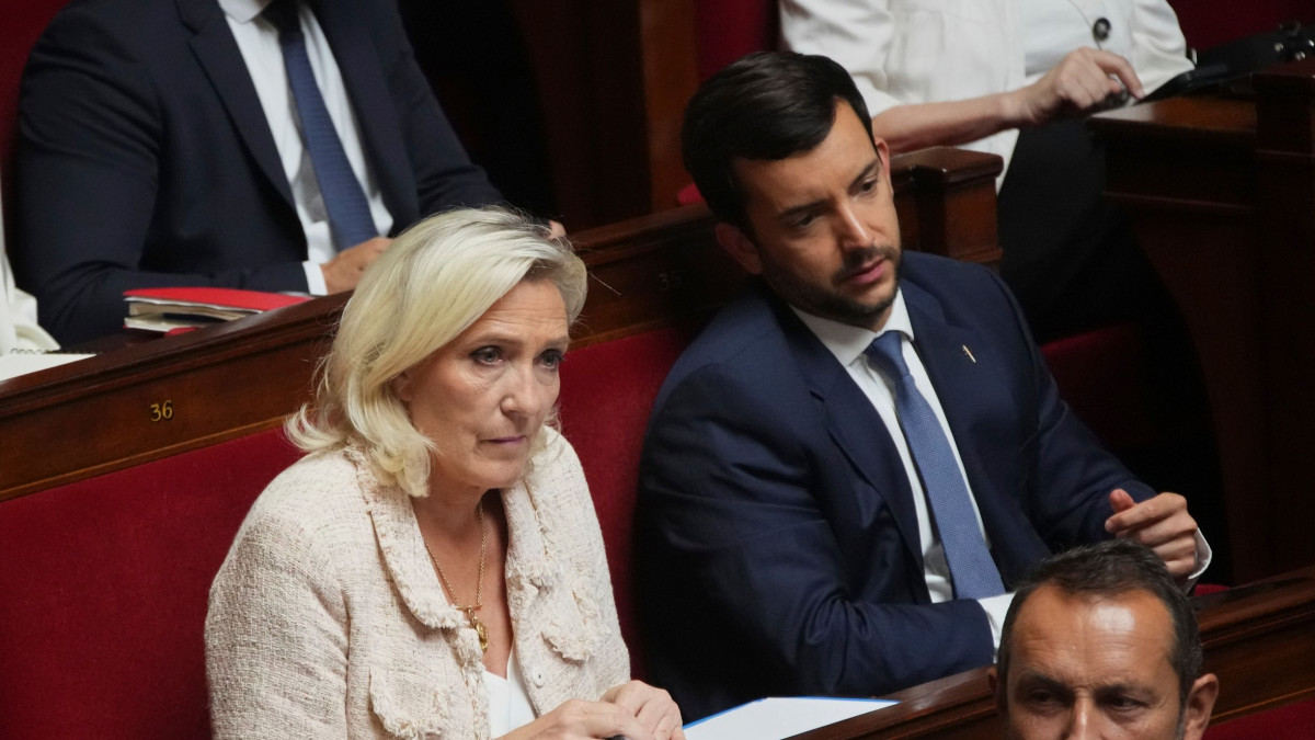 Λεπέν: Δεν θα είμαι υποψήφια στις προεδρικές εκλογές του 2027 αν δεν ...