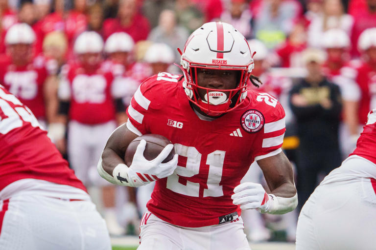 Nebraska running back Emmett Johnson named Maxwell Award Player of the Week