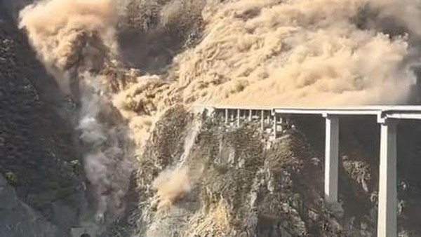 China: Neue Hongqi-Brücke stürzt ein – Video zeigt dramatischen Moment