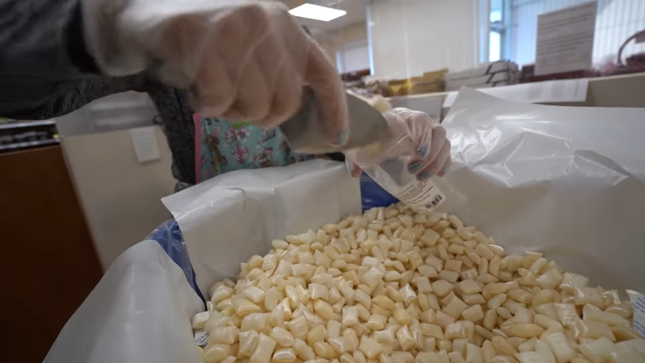 The hidden chemistry behind colorless sweets