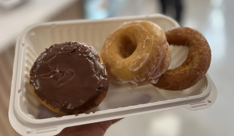 South SIde Dat Donut opens in Lakeview