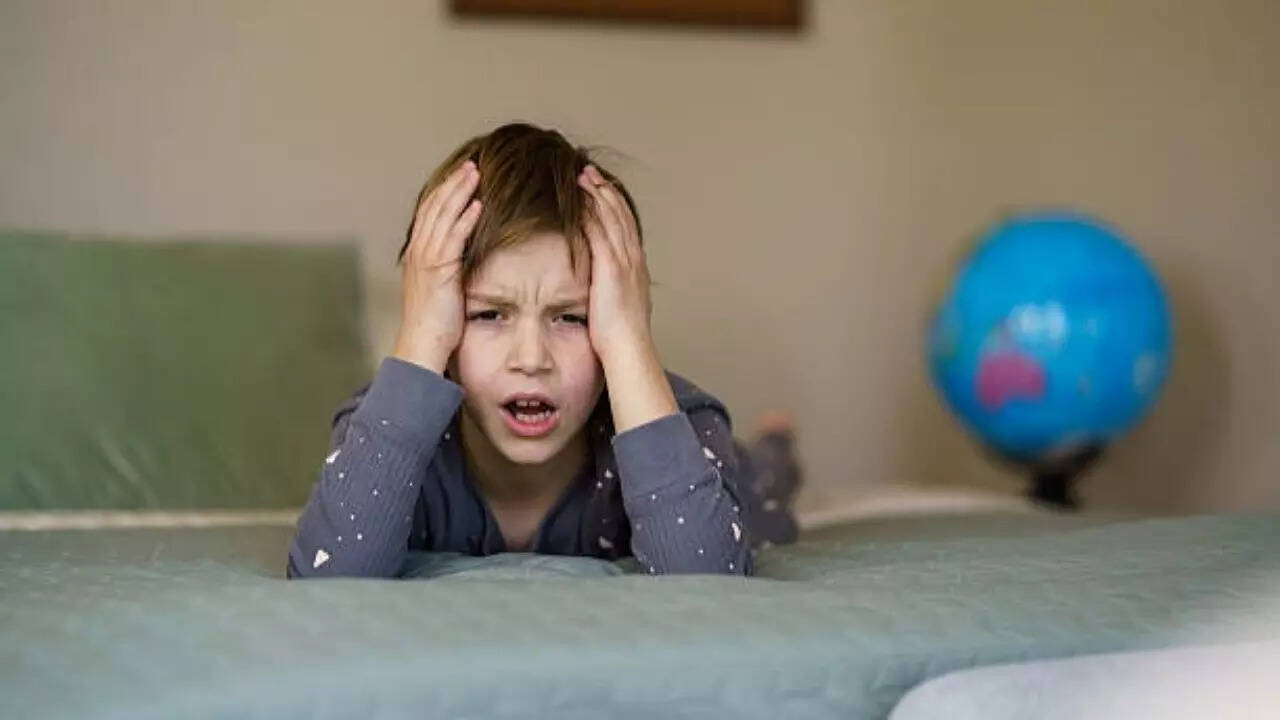 8 Things done by parents that secretly stress the child out