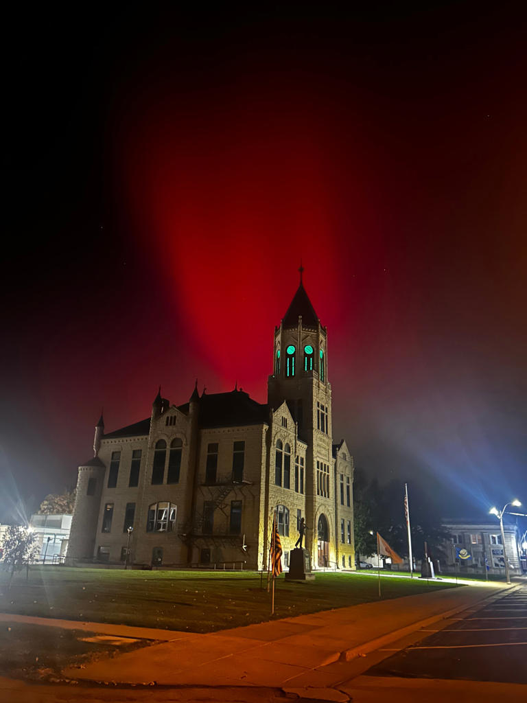 GALLERY: Northern lights shine across Iowa