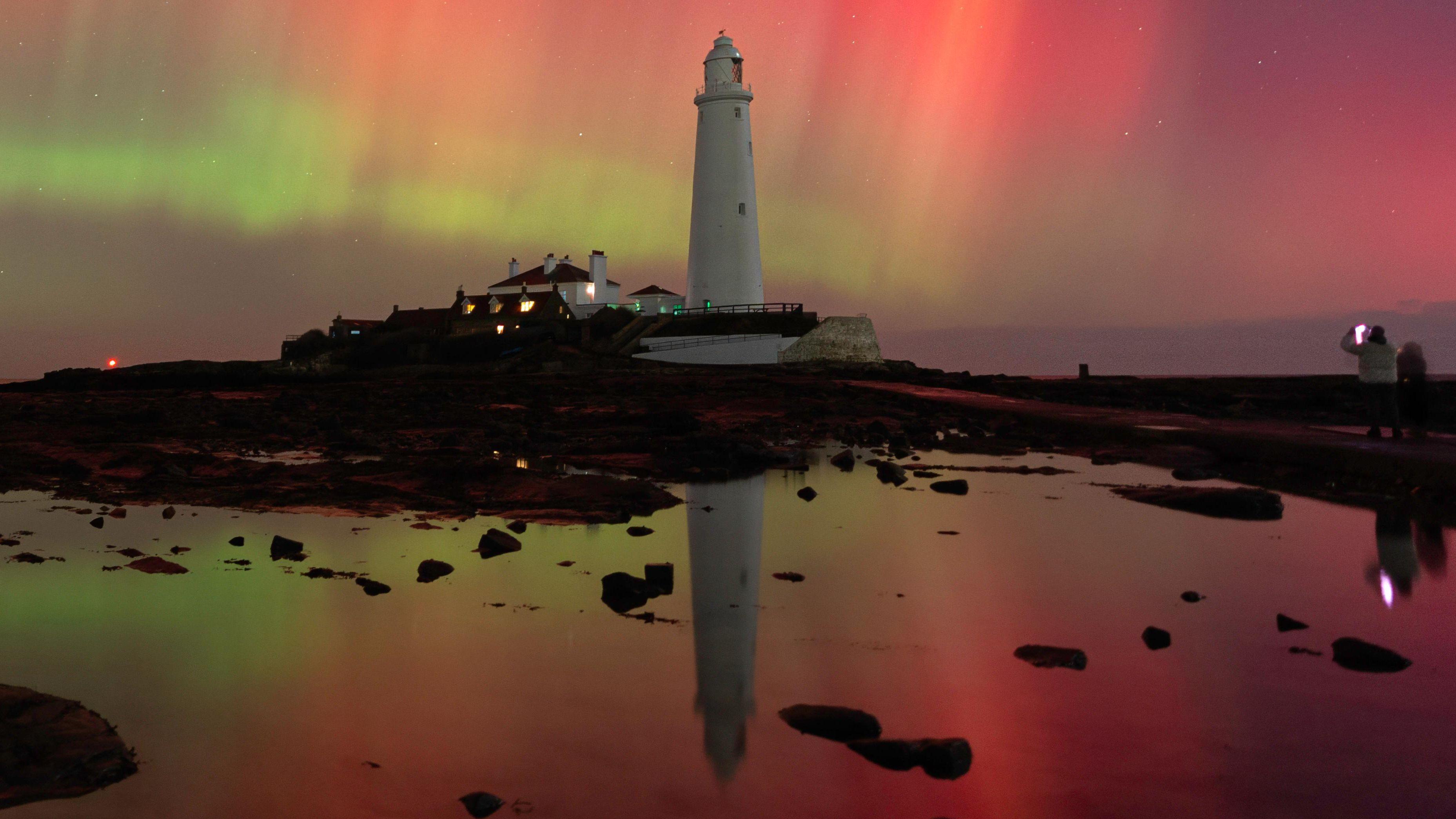 Skies dazzle as aurora sweeps over North England
