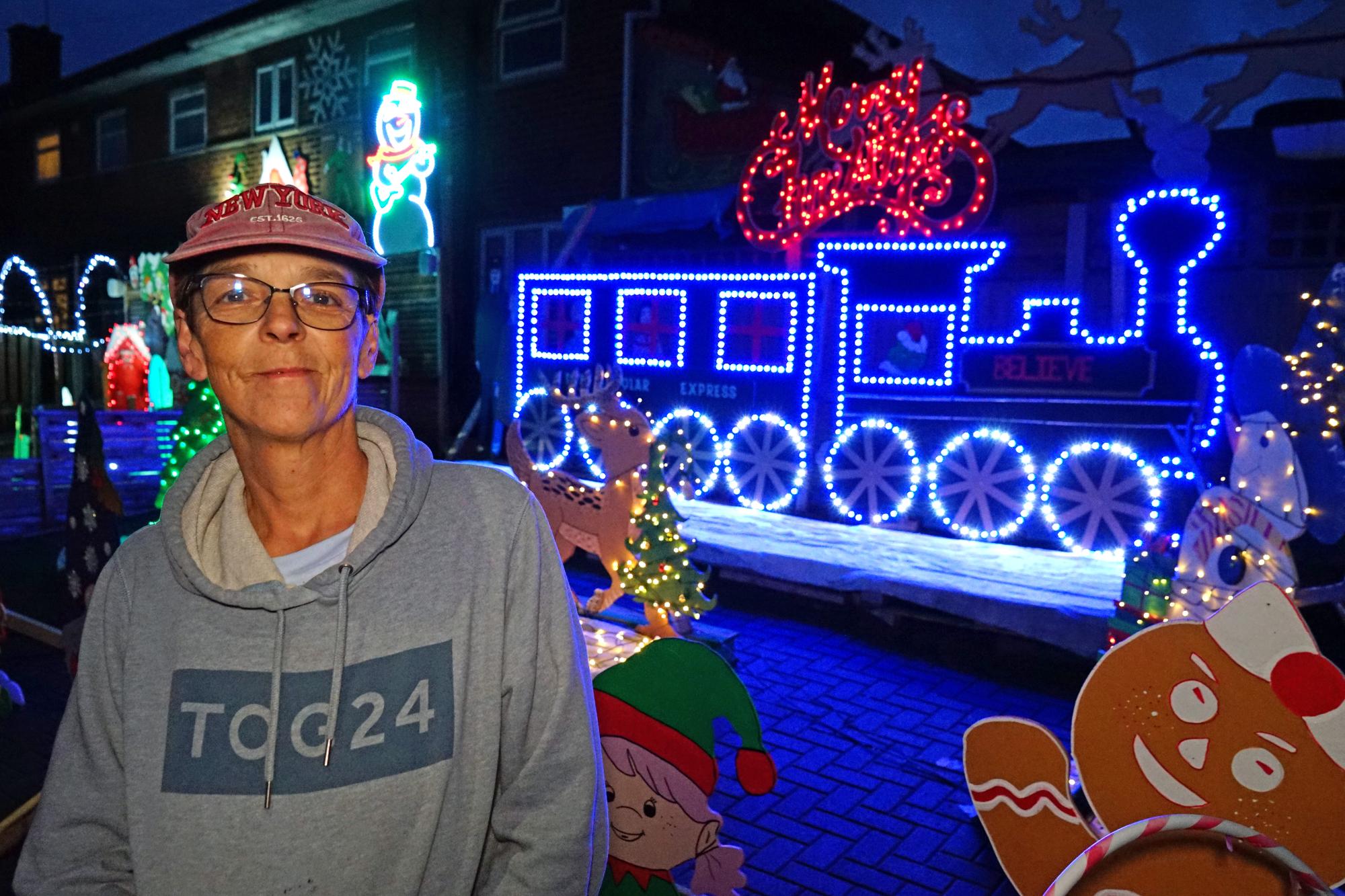 Derbyshire family prepare for big switch-on of spectacular Christmas ...