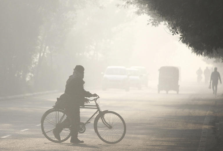 Centre issues updated advisory to states, UTs for tackling air ...
