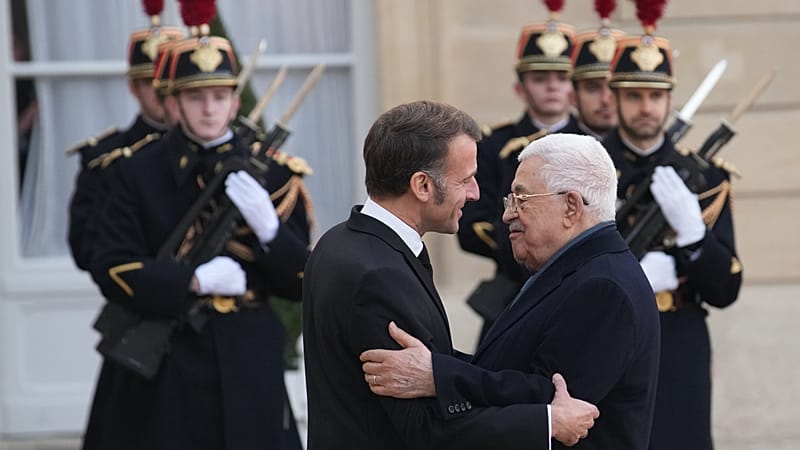 Macron i Abbas ogłaszają "wspólny komitet" w celu opracowania ...