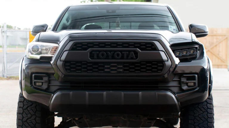 The 'World's First' Lensless LED Headlights Have Arrived – Here's Which ...