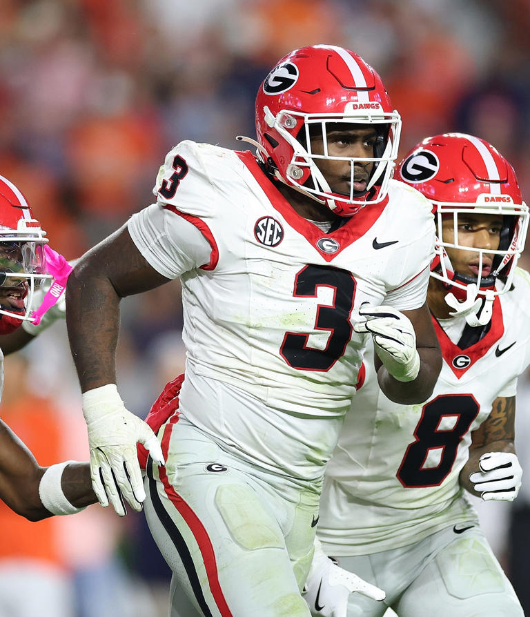 CJ Allen injury update: Georgia star LB leaves game vs Texas with left ...