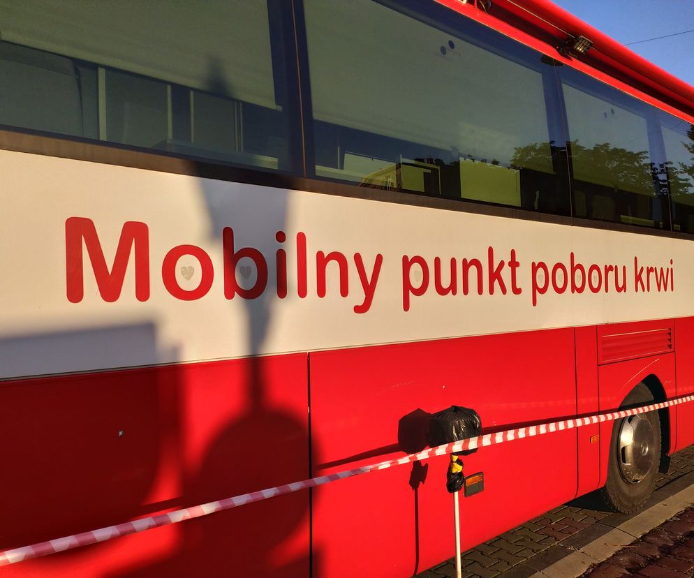 Oddaj krew z uczniami z ZS nr 1 w Ostrzeszowie. Każda kropla jest na ...