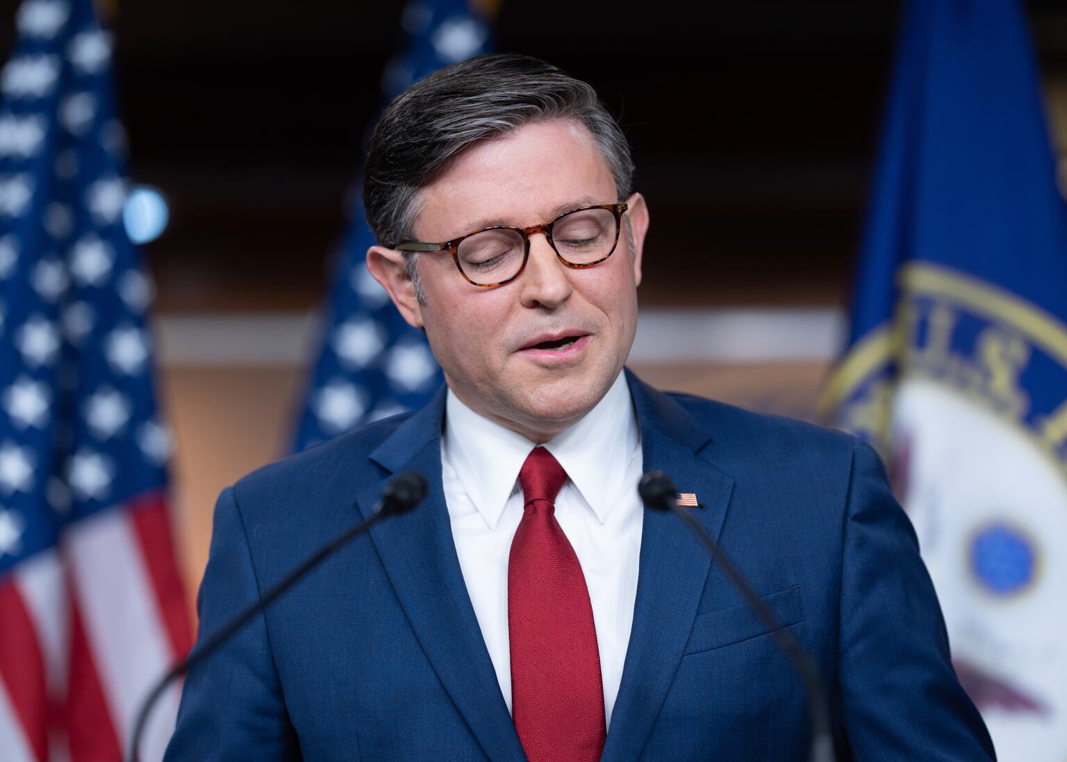 US politicians return to vote to end government shutdown