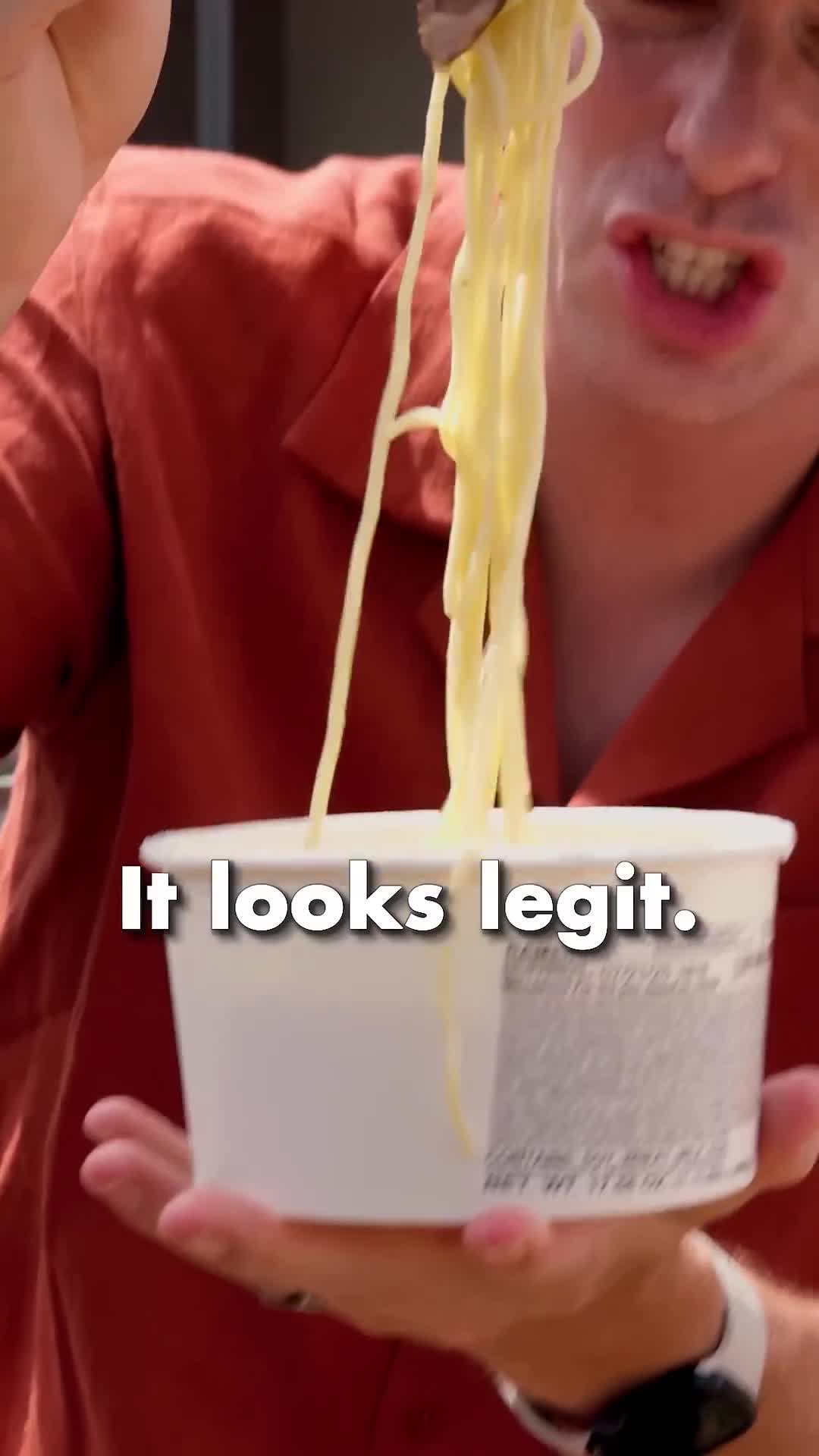 Two Brits try 7/11 Ramen for the first time!