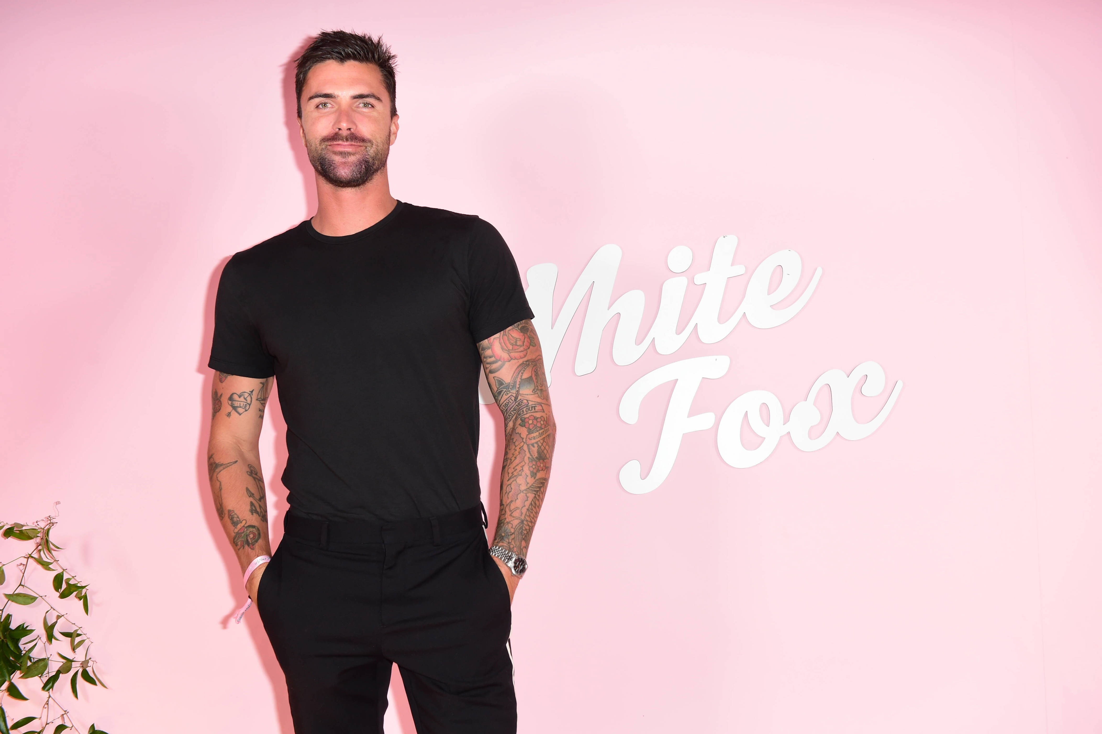 "Don't want to get blamed as being the other woman": Selling the OC ...