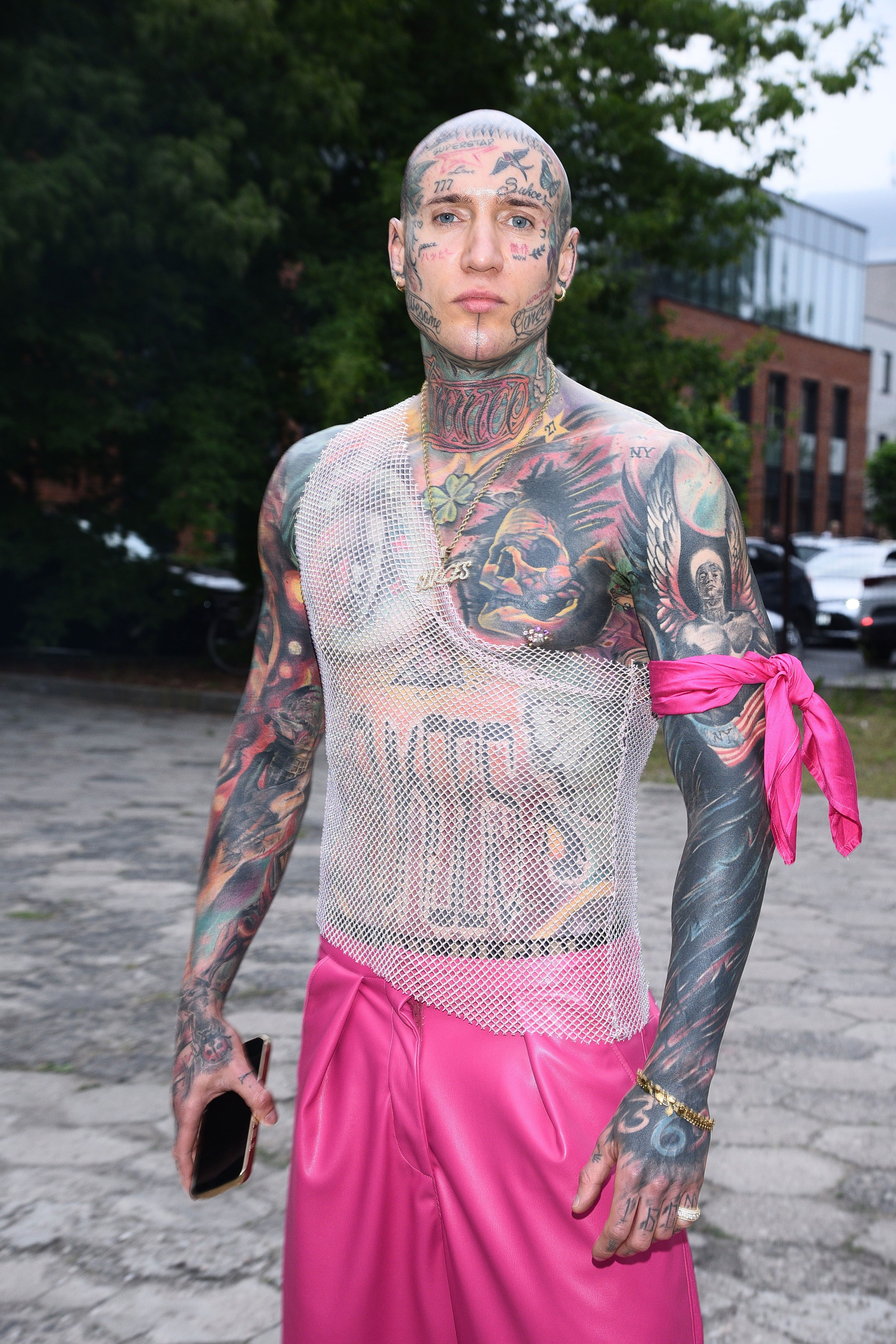 Kontrowersyjny influencer twarzą kampanii dla dzieci. Twórcy się tłumaczą