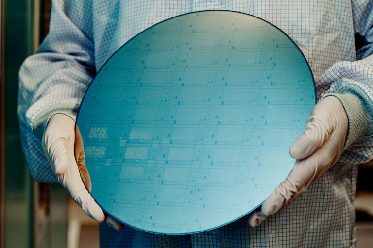 IBM has unveiled two unprecedentedly complex quantum computers