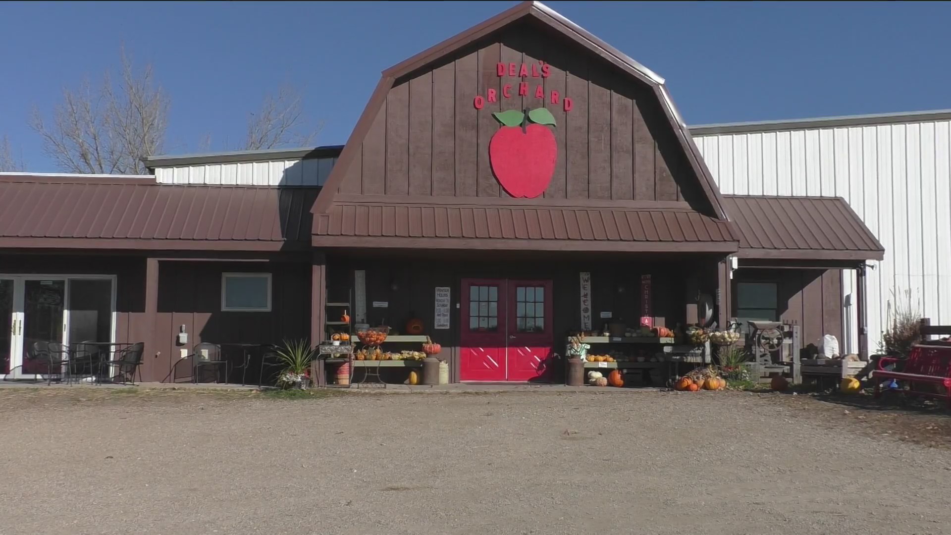 This central Iowa orchard isn't just for the fall months