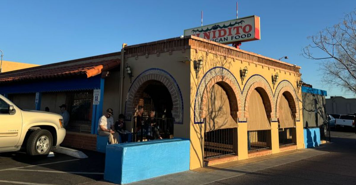 10 Arizona Hidden Gems Where The Food Tastes Way Bigger Than The Sign ...