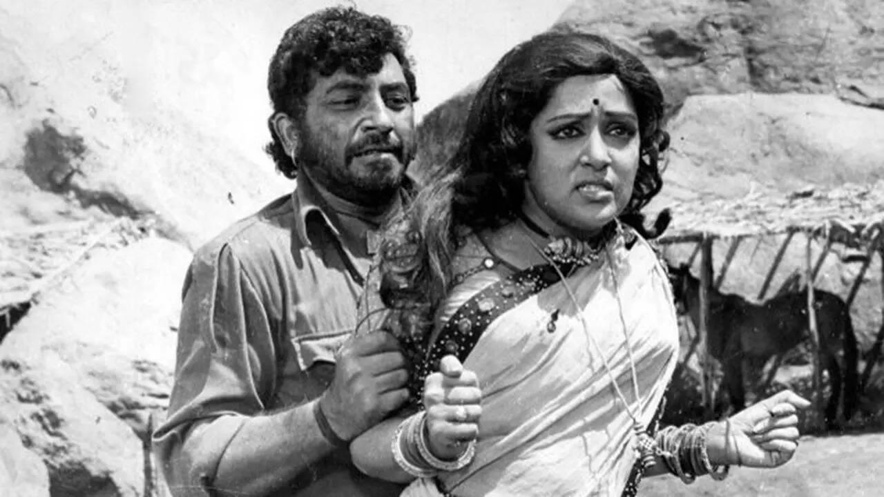Not Hema Malini but this woman played Basanti in all 'Sholay' action scenes; doubled for Sridevi ...