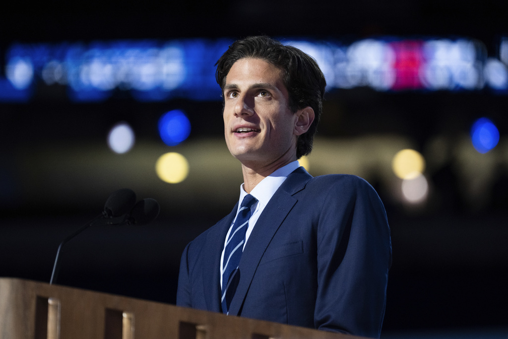 Terrified Caroline Kennedy Pleaded with Son Jack Schlossberg Not to Run ...