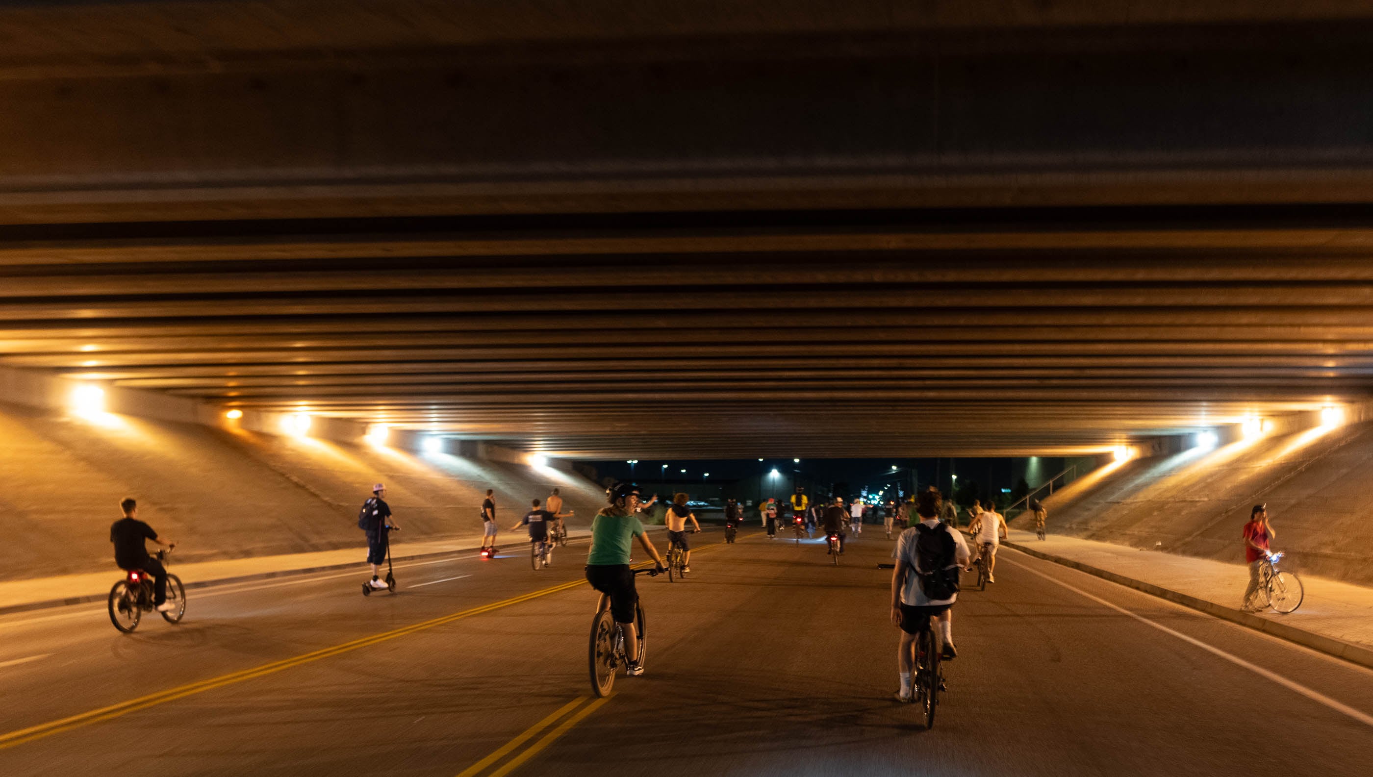 Salt Lake City cyclist accuses police officer of wrongly tackling him ...
