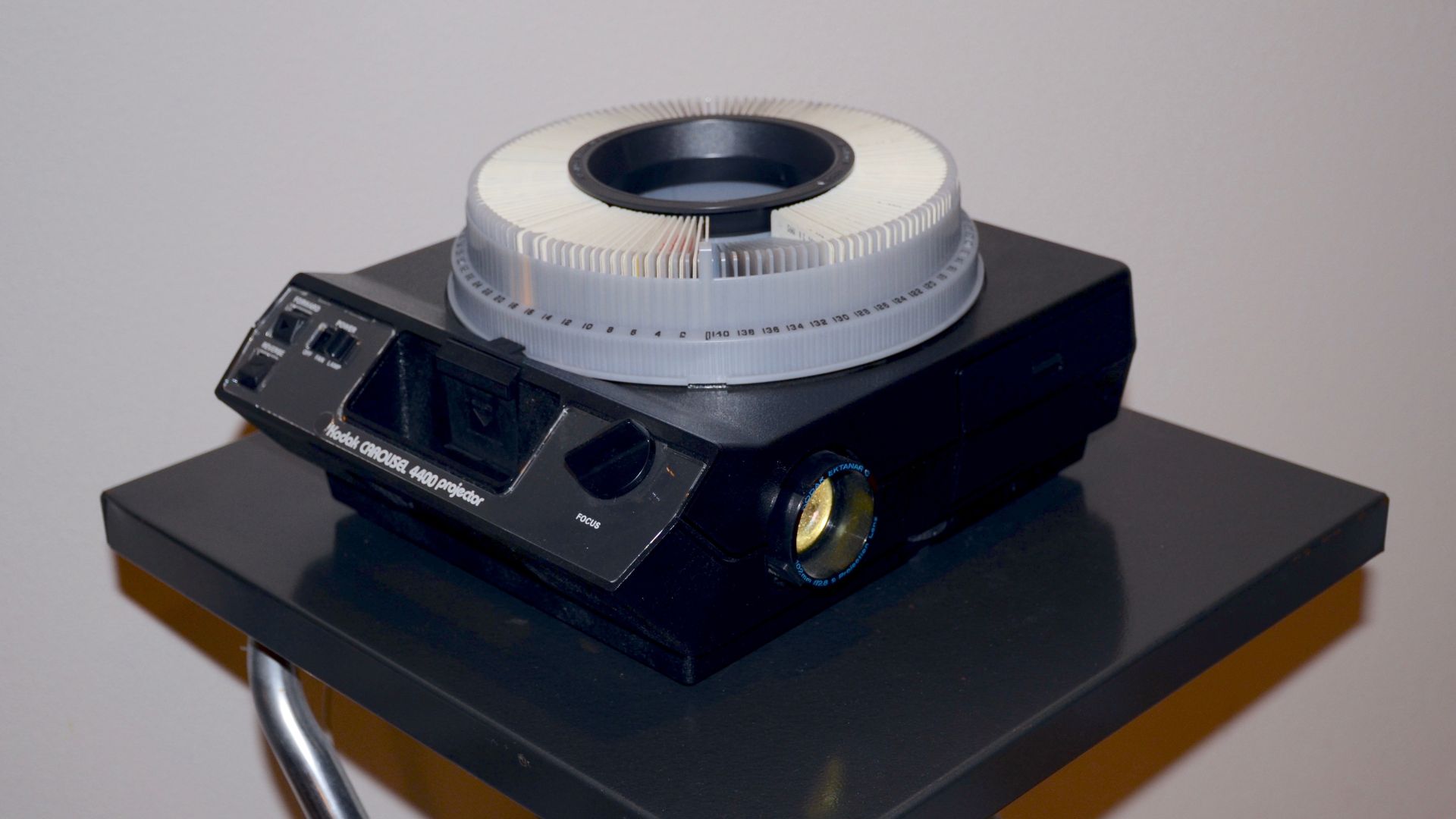 Vintage Slide Projectors That Collectors Can’t Resist